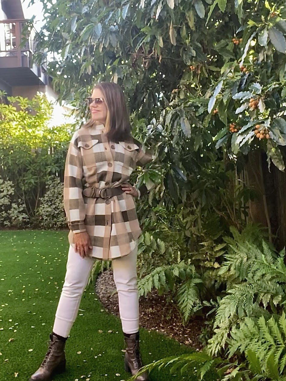 Suzanne – Shelbee on the Edge