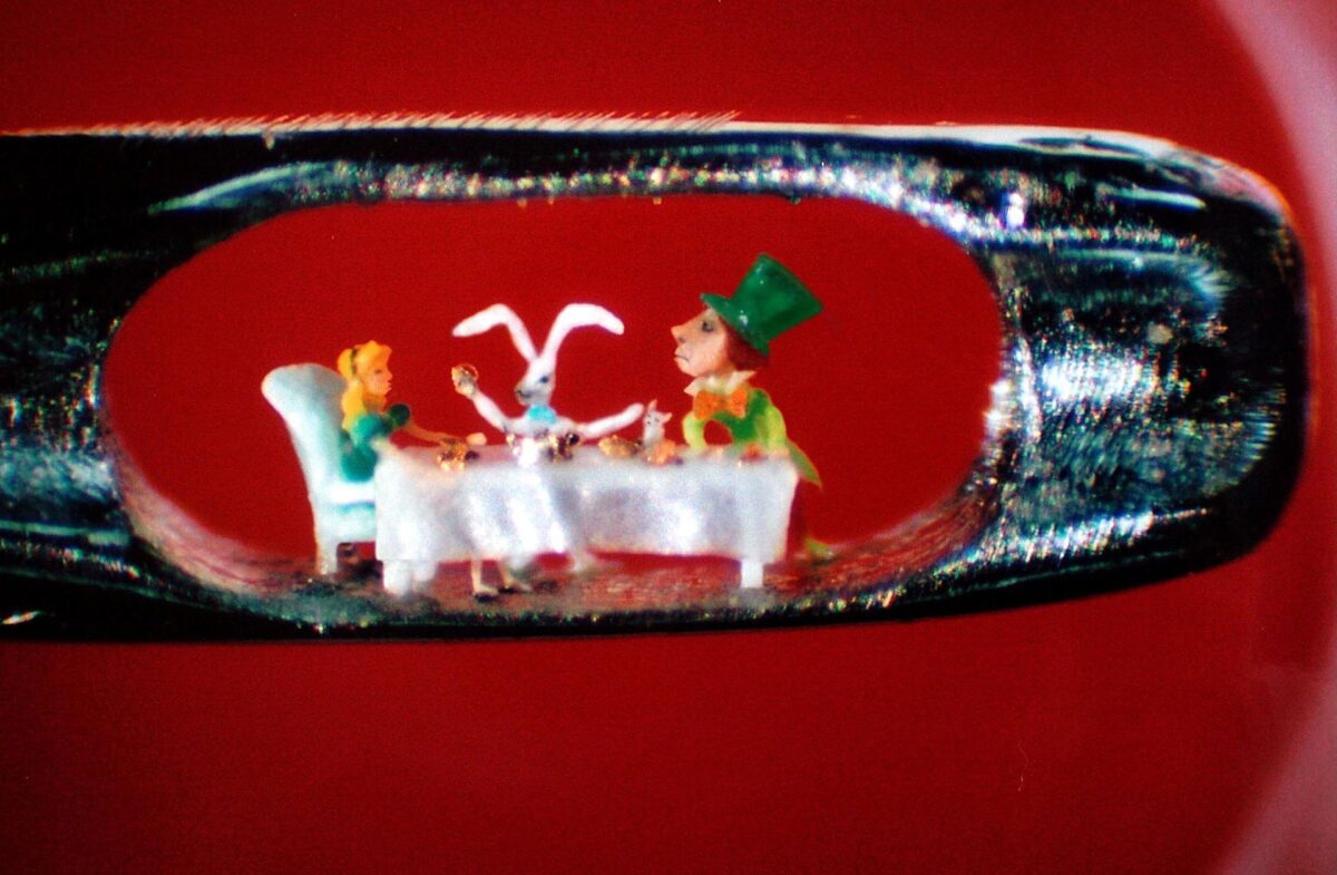 Micro Miniature Sculptures by Willard Wigan | Style Imitating Art ...